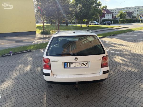 White Volkswagen Passat 2003 in Jonava, with an engine capacity of 1.90 L and mileage of 500 thousand km for 1700 €, photo 6 on AUTOMOTO.COM.LV