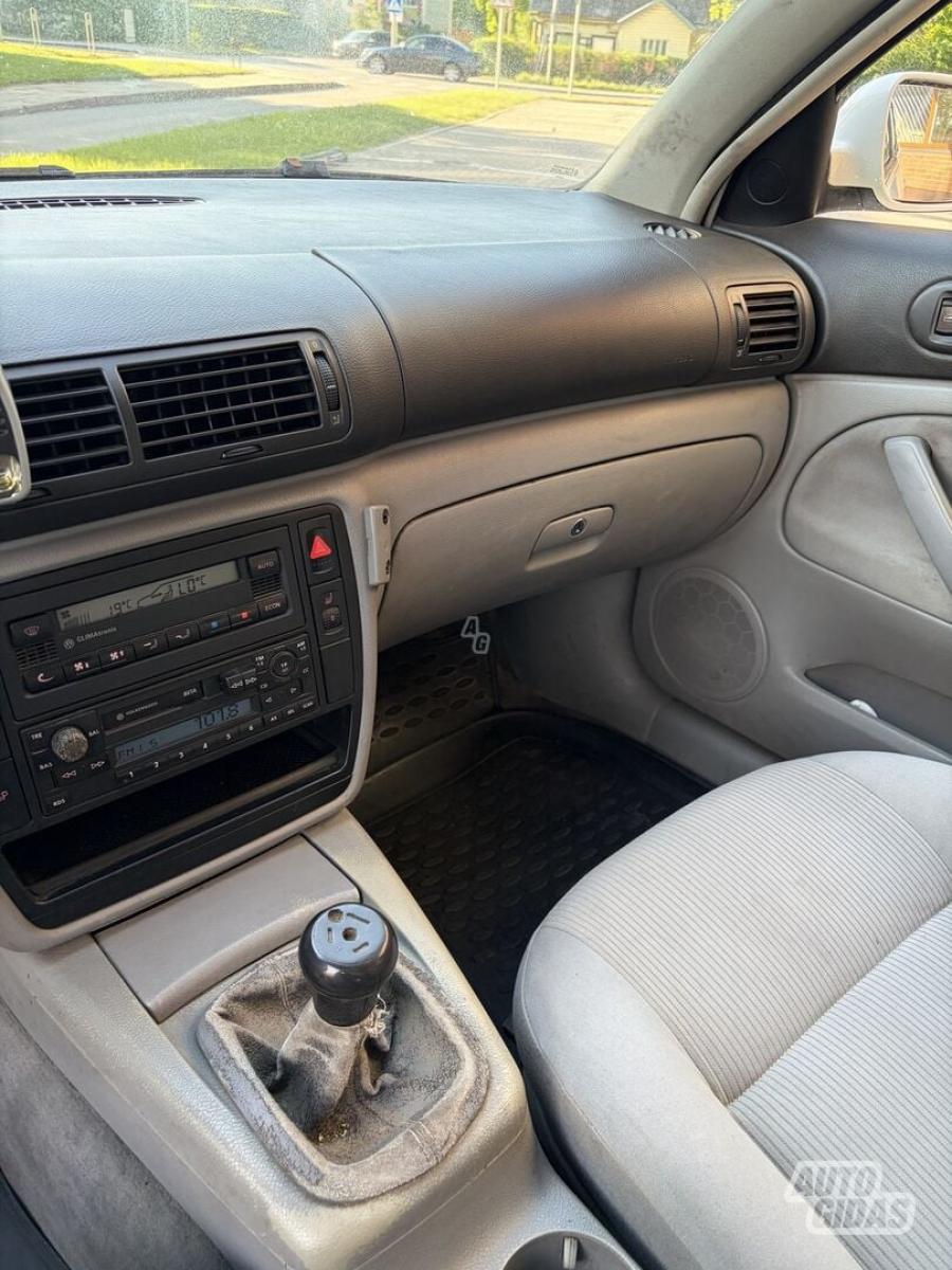 Balts Volkswagen Passat 2003 Jonava, ar dzinēja tilpumu 1.90 L un nobraukumu 500 tūkst. km par 1700 €, foto 14 vietnē AUTOMOTO.COM.LV