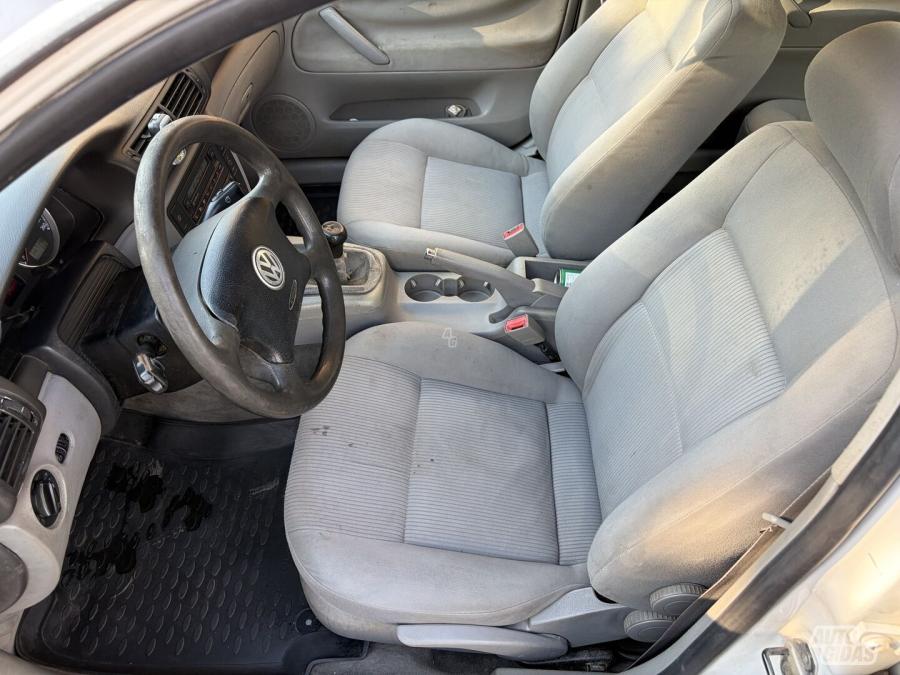 Balts Volkswagen Passat 2003 Jonava, ar dzinēja tilpumu 1.90 L un nobraukumu 500 tūkst. km par 1700 €, foto 16 vietnē AUTOMOTO.COM.LV