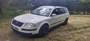 White Volkswagen Passat 2004 in Kaunas, with an engine capacity of 1.90 L and mileage of 340 thousand km for 999 €, photo  on AUTOMOTO.COM.LV