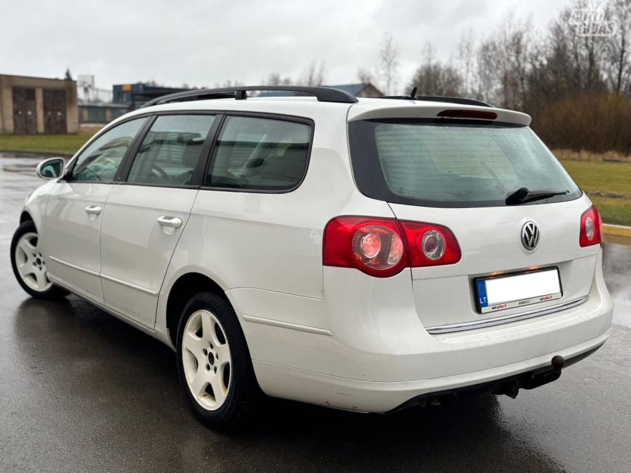 Balts Volkswagen Passat 2005 Kauņa, ar dzinēja tilpumu 2.00 L un nobraukumu 340 tūkst. km par 1850 €, foto 4 vietnē AUTOMOTO.COM.LV