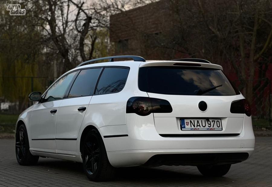 White Volkswagen Passat 2006 in Kaunas, with an engine capacity of 1.90 L and mileage of 222 thousand km for 2700 €, photo 5 on AUTOMOTO.COM.LV