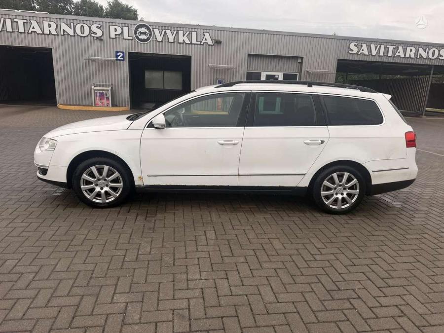 White Volkswagen Passat 2007 in Vilkaviskis, with an engine capacity of 1.97 L and mileage of 347 thousand km for 1070 €, photo 5 on AUTOMOTO.COM.LV
