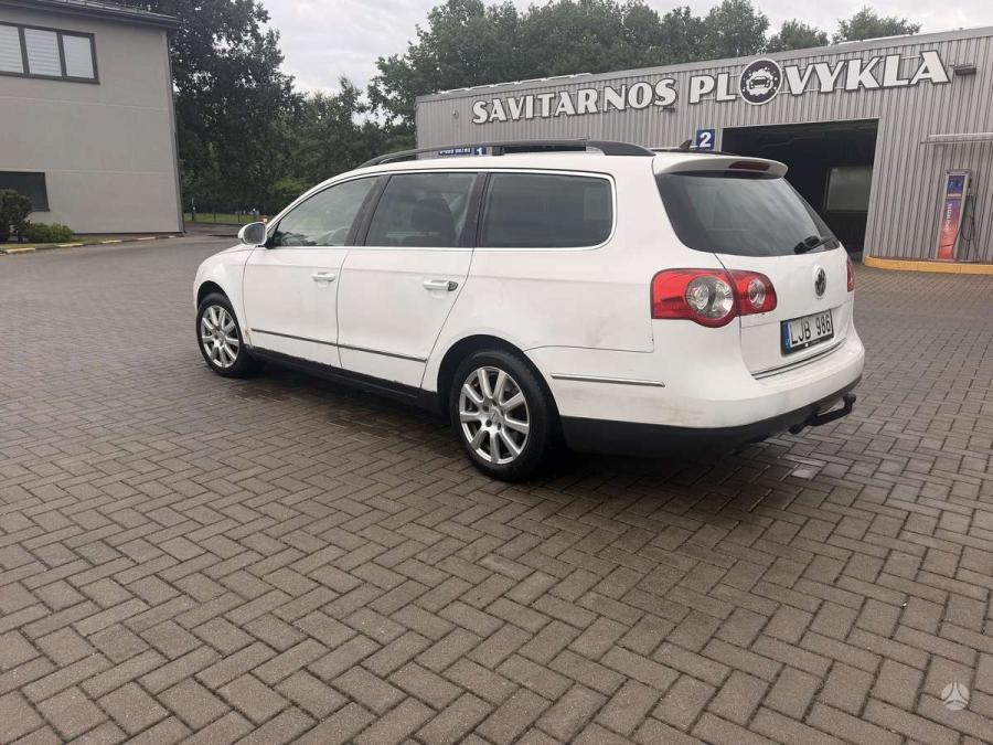 White Volkswagen Passat 2007 in Vilkaviskis, with an engine capacity of 1.97 L and mileage of 347 thousand km for 1070 €, photo 6 on AUTOMOTO.COM.LV