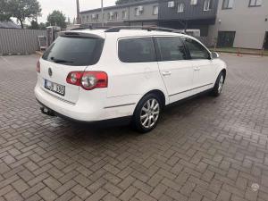 White Volkswagen Passat 2007 in Vilkaviskis, with an engine capacity of 1.97 L and mileage of 347 thousand km for 1070 €, photo 8 on AUTOMOTO.COM.LV