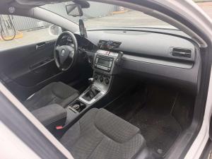 White Volkswagen Passat 2007 in Vilkaviskis, with an engine capacity of 1.97 L and mileage of 347 thousand km for 1070 €, photo 12 on AUTOMOTO.COM.LV