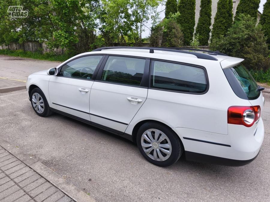 White Volkswagen Passat 2008 in Kaunas, with an engine capacity of 1.90 L and mileage of 380 thousand km for 1100 €, photo 6 on AUTOMOTO.COM.LV