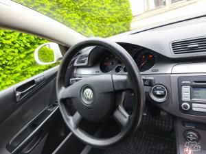 White Volkswagen Passat 2008 in Kaunas, with an engine capacity of 1.90 L and mileage of 380 thousand km for 1100 €, photo 10 on AUTOMOTO.COM.LV