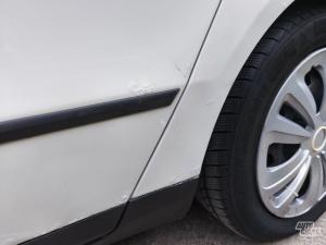 White Volkswagen Passat 2008 in Kaunas, with an engine capacity of 1.90 L and mileage of 380 thousand km for 1100 €, photo 14 on AUTOMOTO.COM.LV