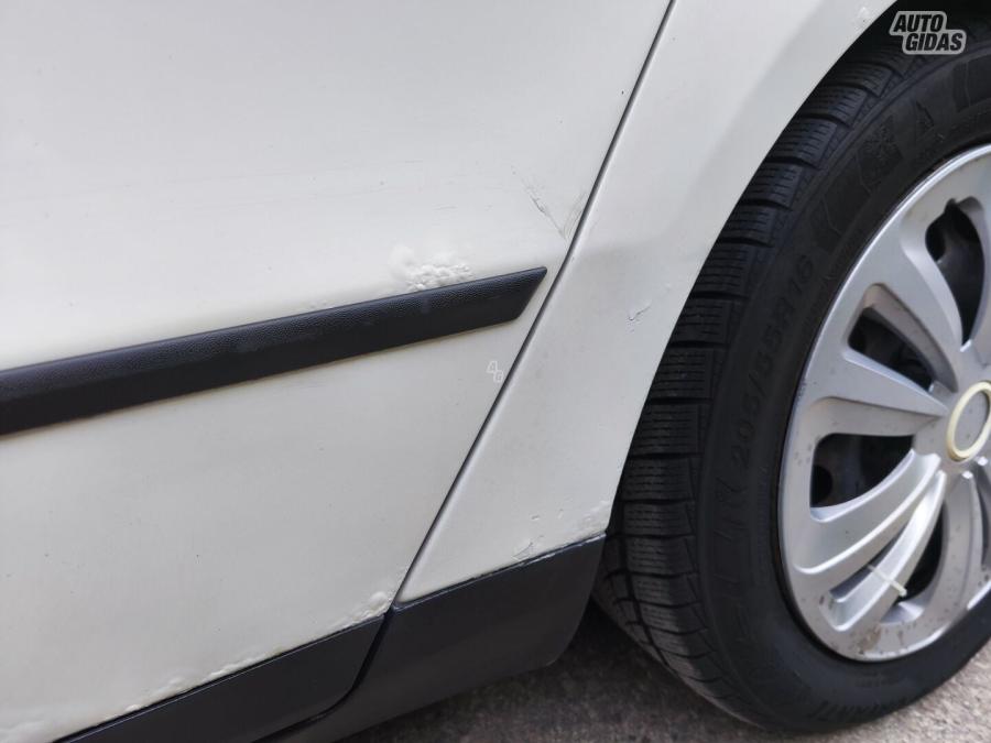 Balts Volkswagen Passat 2008 Kauņa, ar dzinēja tilpumu 1.90 L un nobraukumu 380 tūkst. km par 1000 €, foto 14 vietnē AUTOMOTO.COM.LV