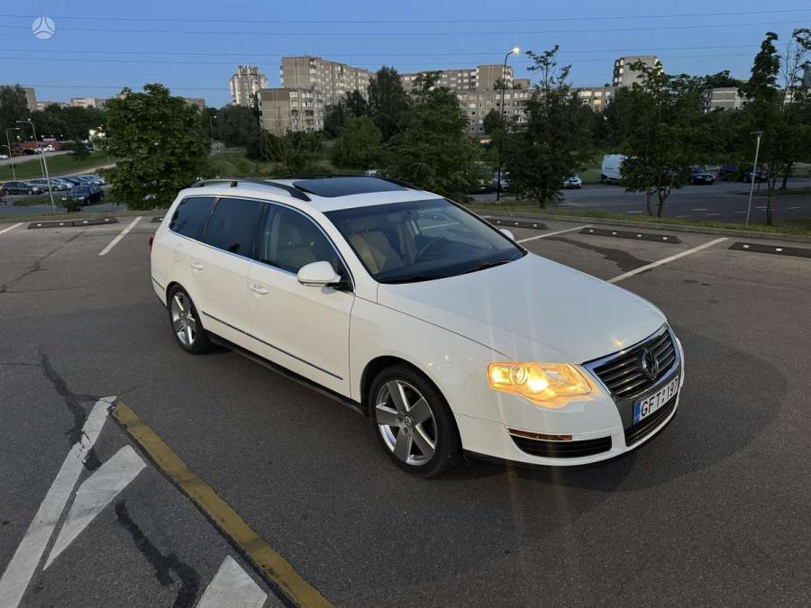 Белый Фольксваген Пассат 2008 в Вильнюс, объемом двигателя 2.00 л и пробегом 175 тыс. км за 2450 €, фото 1 на AUTOMOTO.COM.LV