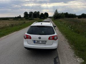 White Volkswagen Passat 2008 in Kaunas, with an engine capacity of 2.00 L and mileage of 375 thousand km for 1400 €, photo 5 on AUTOMOTO.COM.LV