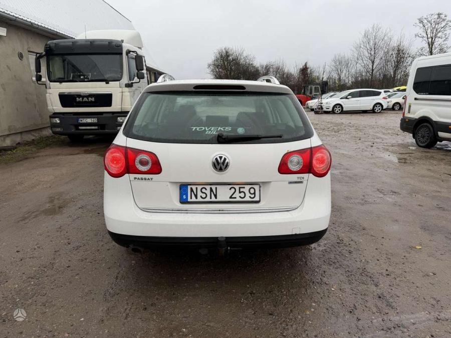 Balts Volkswagen Passat 2010 Kauņa, ar dzinēja tilpumu 1.60 L un nobraukumu 421 tūkst. km par 1650 €, foto 4 vietnē AUTOMOTO.COM.LV