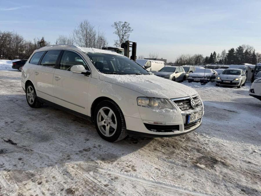 Balts Volkswagen Passat 2010 Kauņa, ar dzinēja tilpumu 1.60 L un nobraukumu 421 tūkst. km par 1600 €, foto 1 vietnē AUTOMOTO.COM.LV