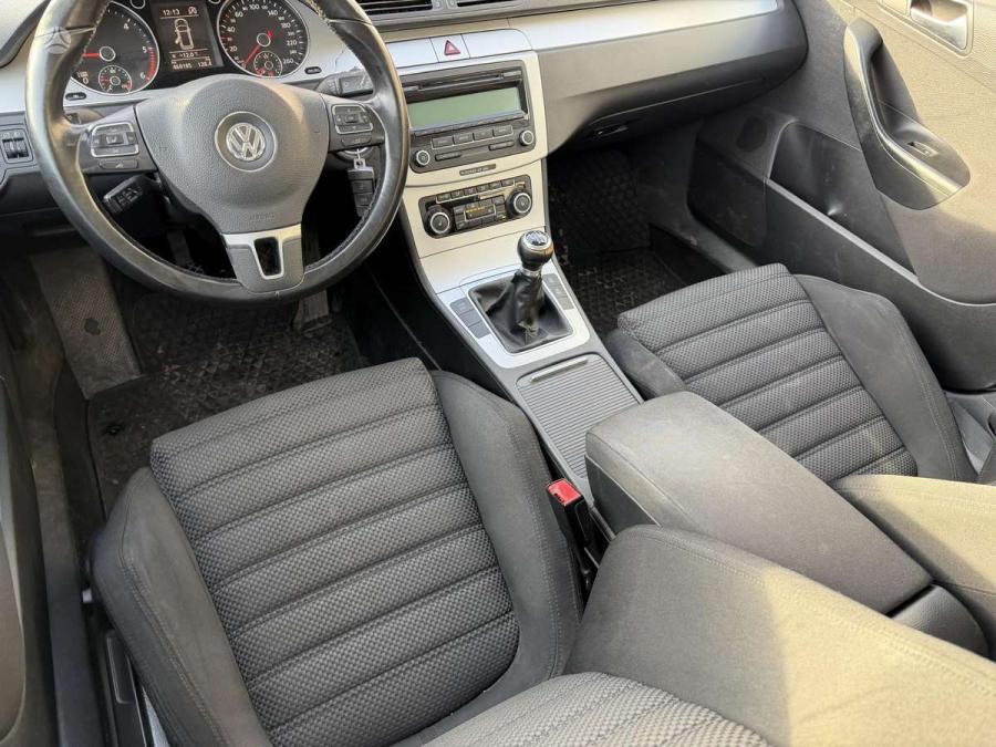 Balts Volkswagen Passat 2010 Kauņa, ar dzinēja tilpumu 1.60 L un nobraukumu 421 tūkst. km par 1600 €, foto 6 vietnē AUTOMOTO.COM.LV