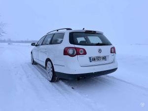 White Volkswagen Passat 2010 in Siauliai, with an engine capacity of 1.60 L and mileage of 300 thousand km for 2800 €, photo 9 on AUTOMOTO.COM.LV