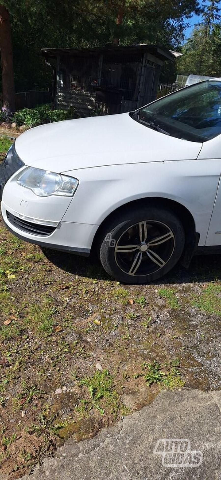 Balts Volkswagen Passat 2010 Panevēža, ar dzinēja tilpumu 1.40 L un nobraukumu 263 tūkst. km par 3100 €, foto 5 vietnē AUTOMOTO.COM.LV