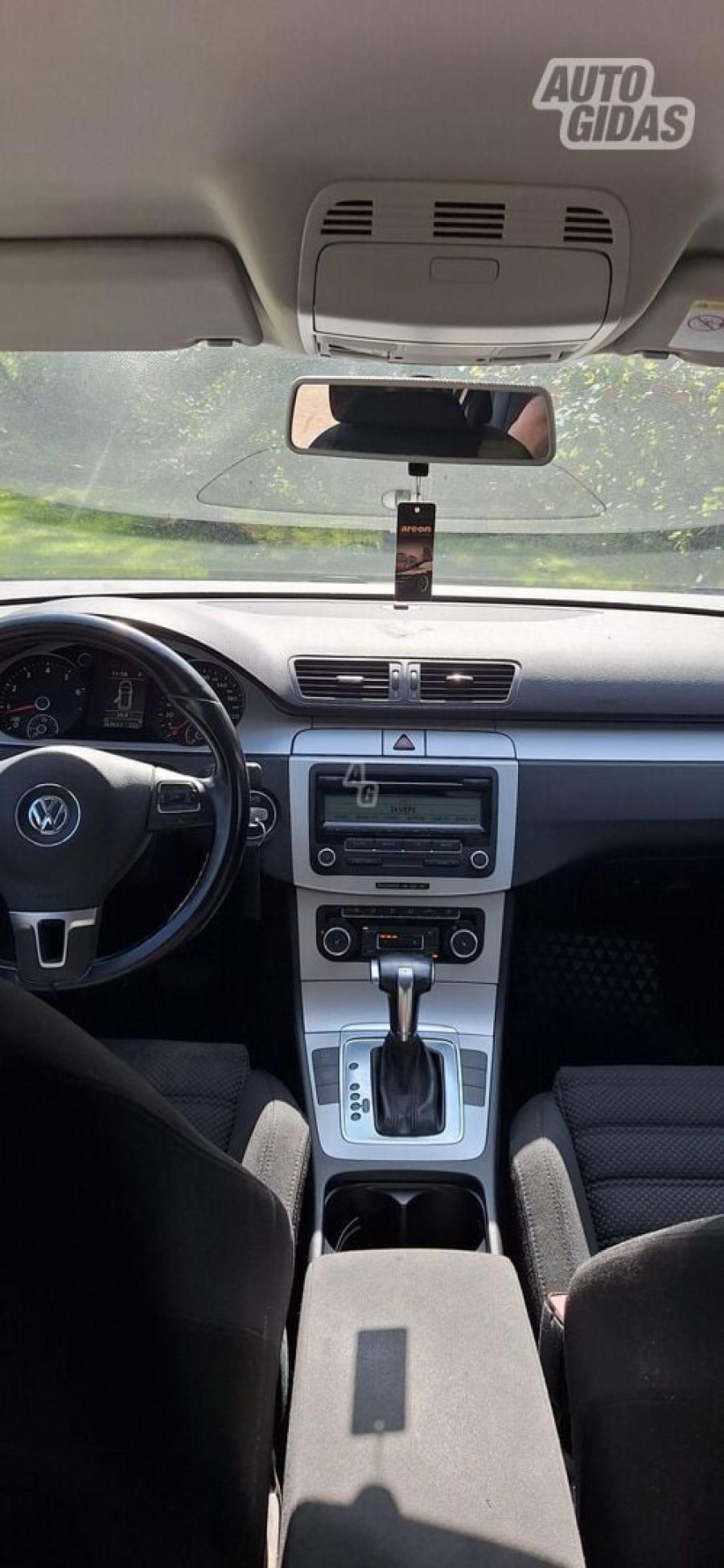 Balts Volkswagen Passat 2010 Panevēža, ar dzinēja tilpumu 1.40 L un nobraukumu 263 tūkst. km par 3100 €, foto 11 vietnē AUTOMOTO.COM.LV