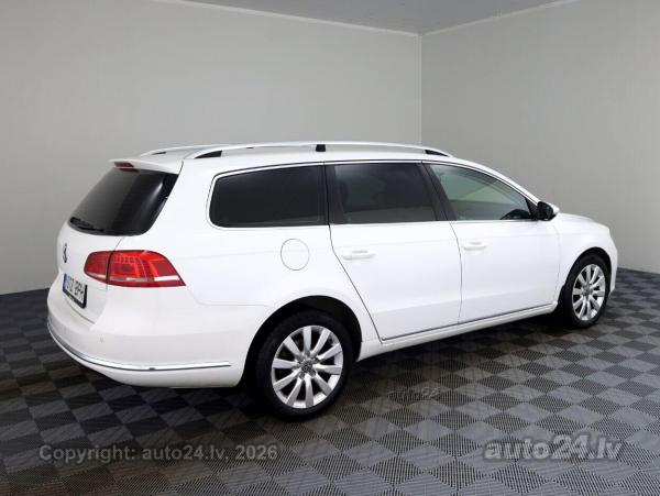 White Volkswagen Passat 2011 in Tallinn, with an engine capacity of 1.40 L and mileage of 305 thousand km for 2499 €, photo 3 on AUTOMOTO.COM.LV