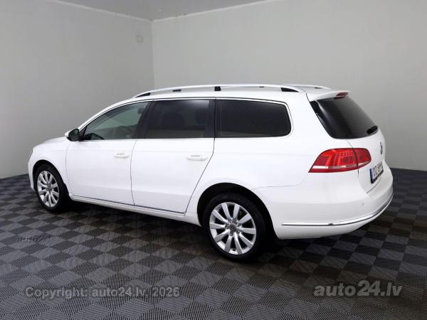 White Volkswagen Passat 2011 in Tallinn, with an engine capacity of 1.40 L and mileage of 305 thousand km for 2499 €, photo 4 on AUTOMOTO.COM.LV