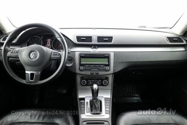 White Volkswagen Passat 2011 in Tallinn, with an engine capacity of 1.40 L and mileage of 305 thousand km for 2499 €, photo 5 on AUTOMOTO.COM.LV