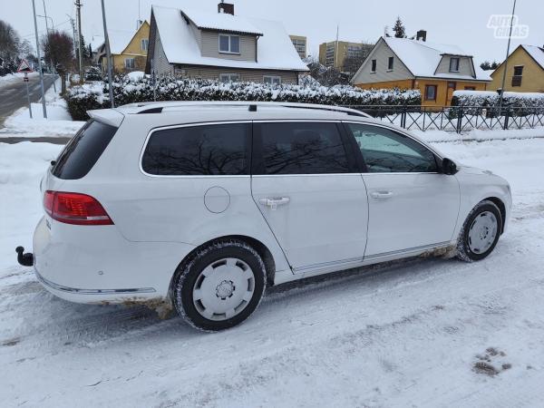 White Volkswagen Passat 2011 in Telschi, with an engine capacity of 2.00 L and mileage of 490 thousand km for 2950 €, photo 8 on AUTOMOTO.COM.LV