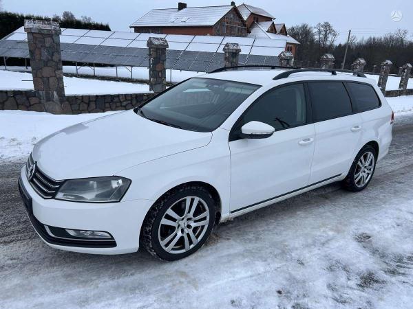White Volkswagen Passat 2011 in Panevezys, with an engine capacity of 1.60 L and mileage of 296 thousand km for 3999 €, photo 2 on AUTOMOTO.COM.LV
