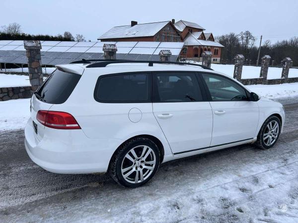 White Volkswagen Passat 2011 in Panevezys, with an engine capacity of 1.60 L and mileage of 296 thousand km for 3999 €, photo 7 on AUTOMOTO.COM.LV