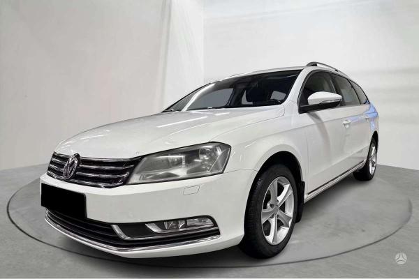 White Volkswagen Passat 2011 in Vilnius, with an engine capacity of 1.39 L and mileage of 175 thousand km for 7700 €, photo 3 on AUTOMOTO.COM.LV