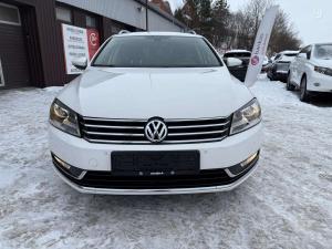 White Volkswagen Passat 2011 in Siauliai, with an engine capacity of 1.97 L and mileage of 294 thousand km for 5350 €, photo 2 on AUTOMOTO.COM.LV