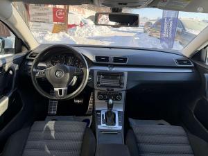 White Volkswagen Passat 2011 in Siauliai, with an engine capacity of 1.97 L and mileage of 294 thousand km for 5350 €, photo 17 on AUTOMOTO.COM.LV