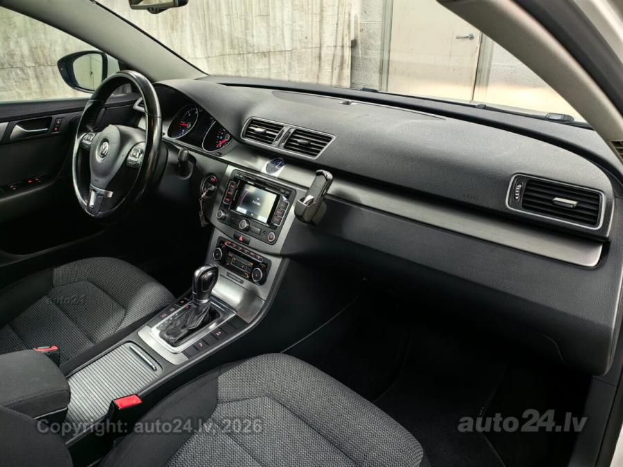 Balts Volkswagen Passat 2011 Viljandi, ar dzinēja tilpumu 2.00 L un nobraukumu 242 tūkst. km par 6190 €, foto 4 vietnē AUTOMOTO.COM.LV