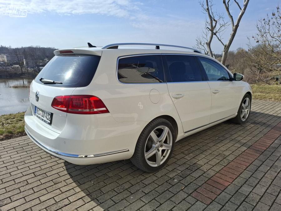White Volkswagen Passat 2011 in Siauliai, with an engine capacity of 2.00 L and mileage of 273 thousand km for 5850 €, photo 5 on AUTOMOTO.COM.LV