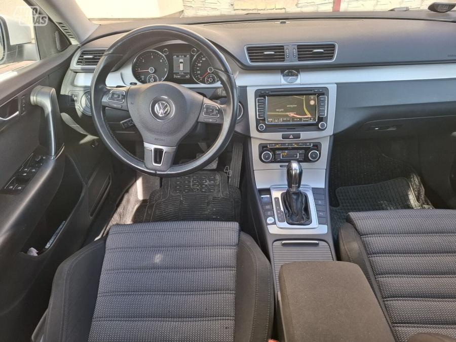 White Volkswagen Passat 2011 in Siauliai, with an engine capacity of 2.00 L and mileage of 273 thousand km for 5850 €, photo 10 on AUTOMOTO.COM.LV