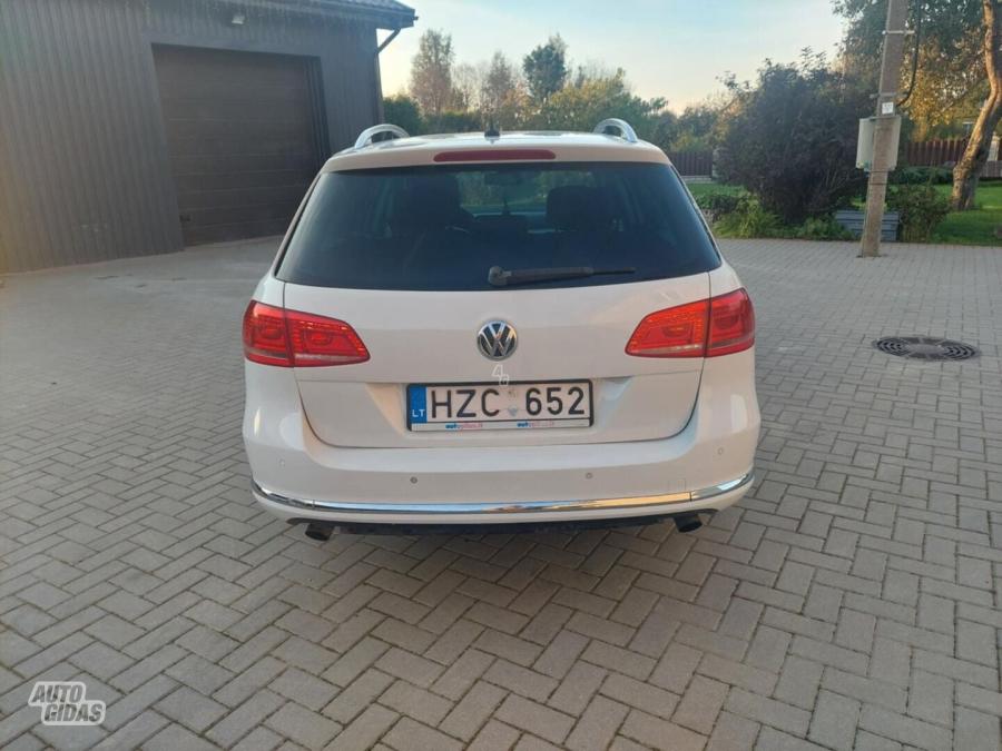 White Volkswagen Passat 2011 in Klaipeda, with an engine capacity of 2.00 L and mileage of 400 thousand km for 4300 €, photo 4 on AUTOMOTO.COM.LV