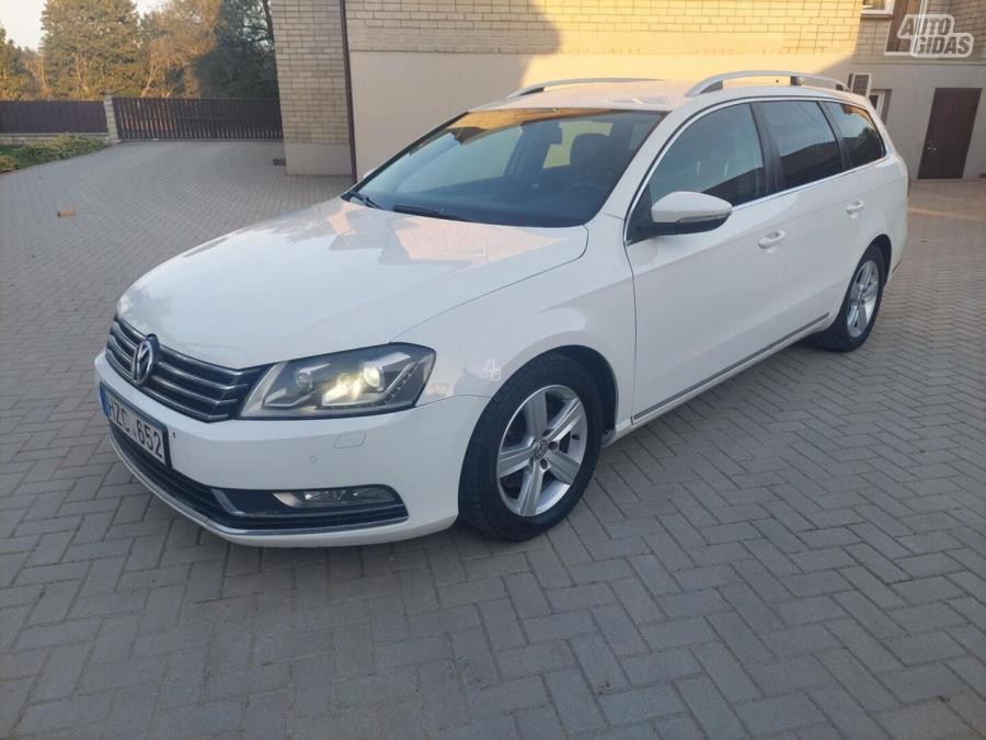 White Volkswagen Passat 2011 in Klaipeda, with an engine capacity of 2.00 L and mileage of 400 thousand km for 4300 €, photo 6 on AUTOMOTO.COM.LV