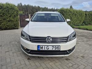 White Volkswagen Passat 2011 in Jonava, with an engine capacity of 2.00 L and mileage of 315 thousand km for 4000 €, photo 3 on AUTOMOTO.COM.LV