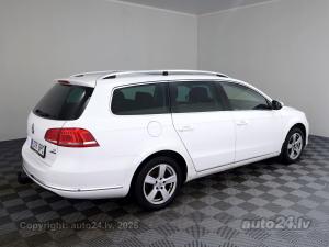 White Volkswagen Passat 2011 in Tallinn, with an engine capacity of 1.40 L and mileage of 335 thousand km for 899 €, photo 4 on AUTOMOTO.COM.LV