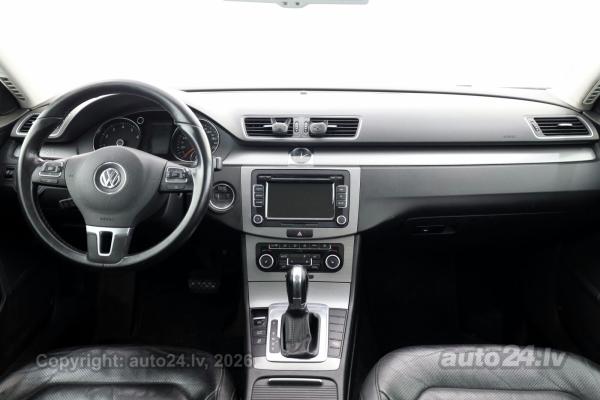 White Volkswagen Passat 2011 in Tallinn, with an engine capacity of 1.40 L and mileage of 335 thousand km for 899 €, photo 5 on AUTOMOTO.COM.LV