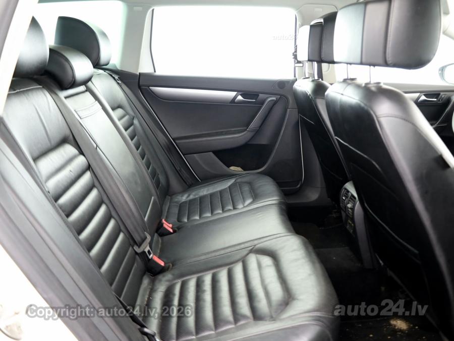 White Volkswagen Passat 2011 in Tallinn, with an engine capacity of 1.40 L and mileage of 335 thousand km for 899 €, photo 8 on AUTOMOTO.COM.LV