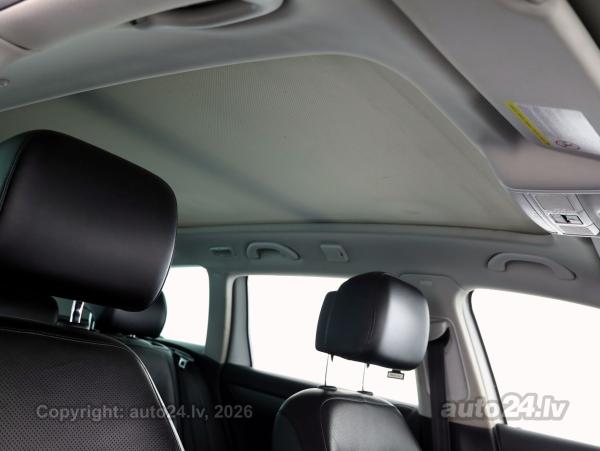 White Volkswagen Passat 2011 in Tallinn, with an engine capacity of 1.40 L and mileage of 335 thousand km for 899 €, photo 8 on AUTOMOTO.COM.LV