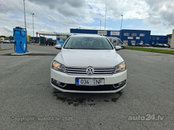 White Volkswagen Passat 2011 in Keila, with an engine capacity of 1.40 L and mileage of 236 thousand km for 1299 €, photo 8 on AUTOMOTO.COM.LV