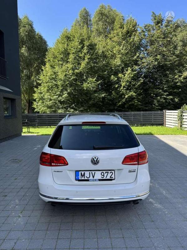 White Volkswagen Passat 2012 in Klaipeda, with an engine capacity of 1.97 L and mileage of 362 thousand km for 5900 €, photo 3 on AUTOMOTO.COM.LV