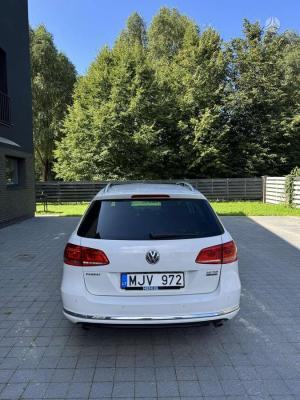 White Volkswagen Passat 2012 in Klaipeda, with an engine capacity of 1.97 L and mileage of 362 thousand km for 5900 €, photo 3 on AUTOMOTO.COM.LV