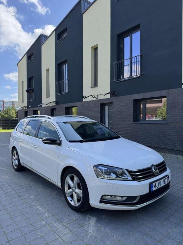 White Volkswagen Passat 2012 in Klaipeda, with an engine capacity of 1.97 L and mileage of 362 thousand km for 5900 €, photo 4 on AUTOMOTO.COM.LV