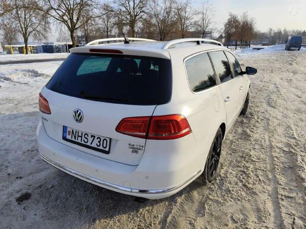 White Volkswagen Passat 2012 in Alytus, with an engine capacity of 1.97 L and mileage of 301 thousand km for 5900 €, photo 4 on AUTOMOTO.COM.LV