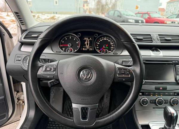 Balts Volkswagen Passat 2012 Viļņa, ar dzinēja tilpumu 1.39 L un nobraukumu 282 tūkst. km par 6600 €, foto 6 vietnē AUTOMOTO.COM.LV