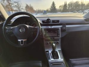 White Volkswagen Passat 2012 in Alytus, with an engine capacity of 2.00 L and mileage of 304 thousand km for 5850 €, photo 11 on AUTOMOTO.COM.LV