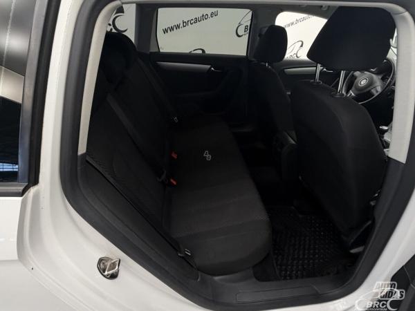 White Volkswagen Passat 2012 in Avizieniai, with an engine capacity of 1.60 L and mileage of 298 thousand km for 4200 €, photo 10 on AUTOMOTO.COM.LV