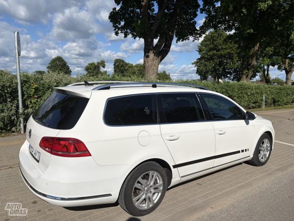 White Volkswagen Passat 2012 in Ukmerge, with an engine capacity of 2.00 L and mileage of 379 thousand km for 4700 €, photo 5 on AUTOMOTO.COM.LV